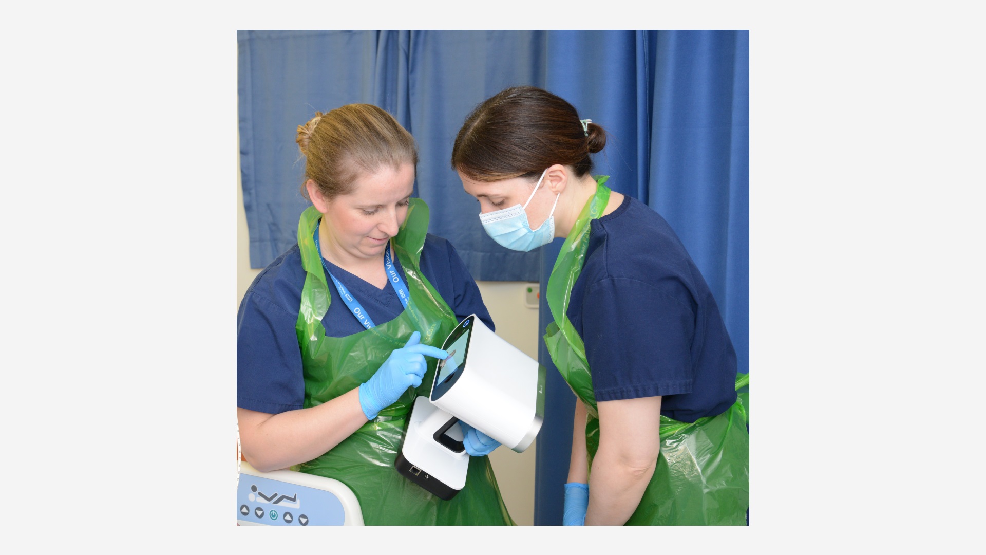 NHS 악안면 보철 기공사가 Artec Leo를 사용하여 화상 환자의 치유를 향상하는 방법 | Artec3D 응용